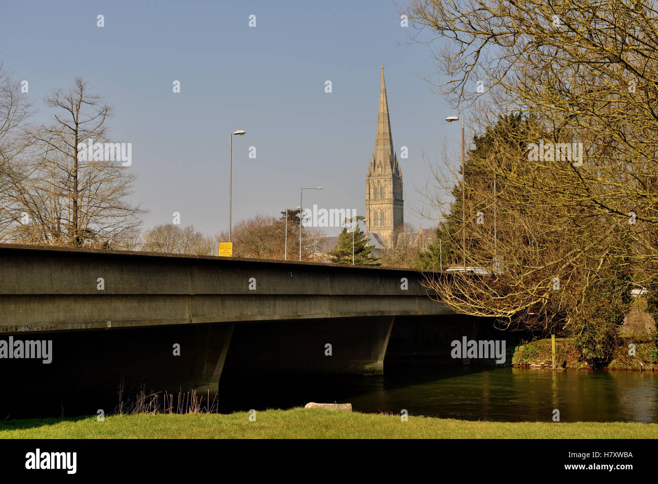 Salisbury harnham bridge hi-res stock photography and images - Alamy
