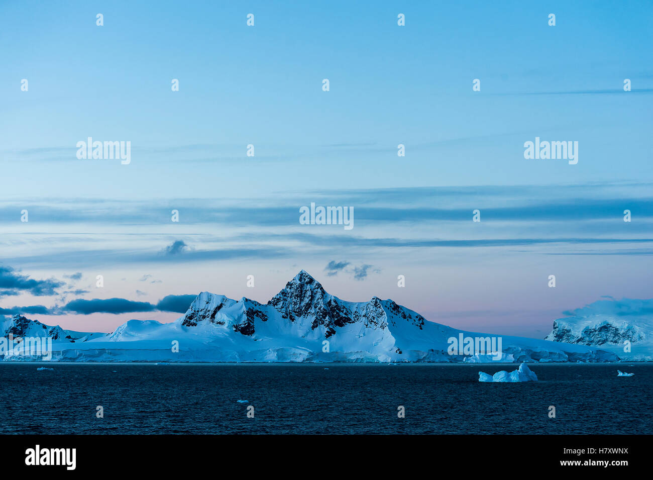 Simultaneous image hi-res stock photography and images - Alamy