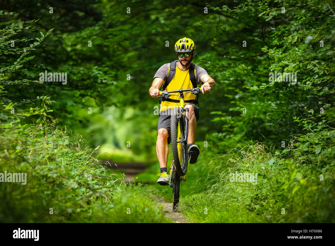 Biker cross hi-res stock photography and images - Alamy