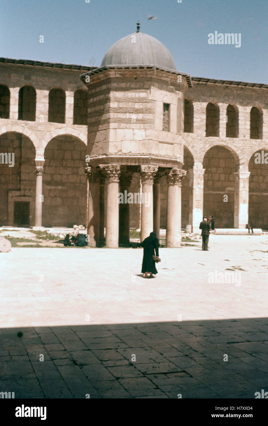 The inner courtyard of the Umayyad Mosque in the syrian city of ...
