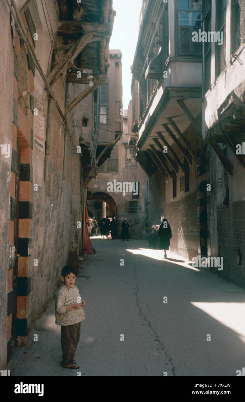 Street scene in the old town of the syrian city of Damascus, Syria ...