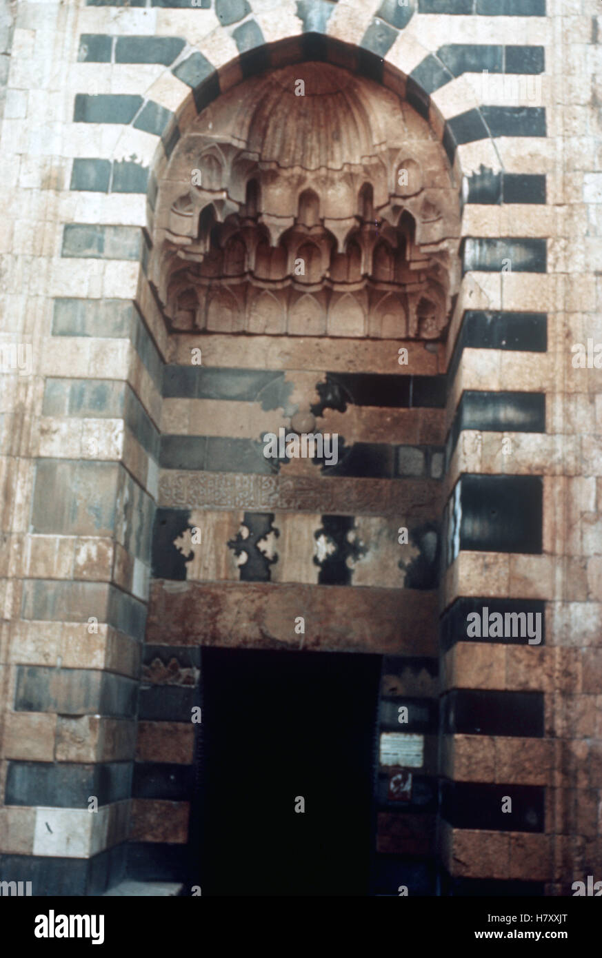 Aleppo citadel door syria hi-res stock photography and images - Alamy