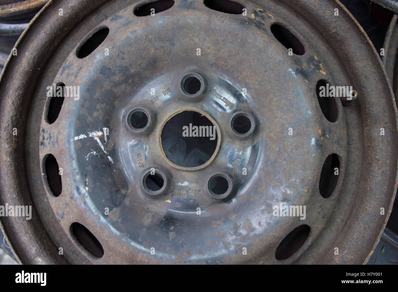 car steel wheel, rim Stock Photo - Alamy