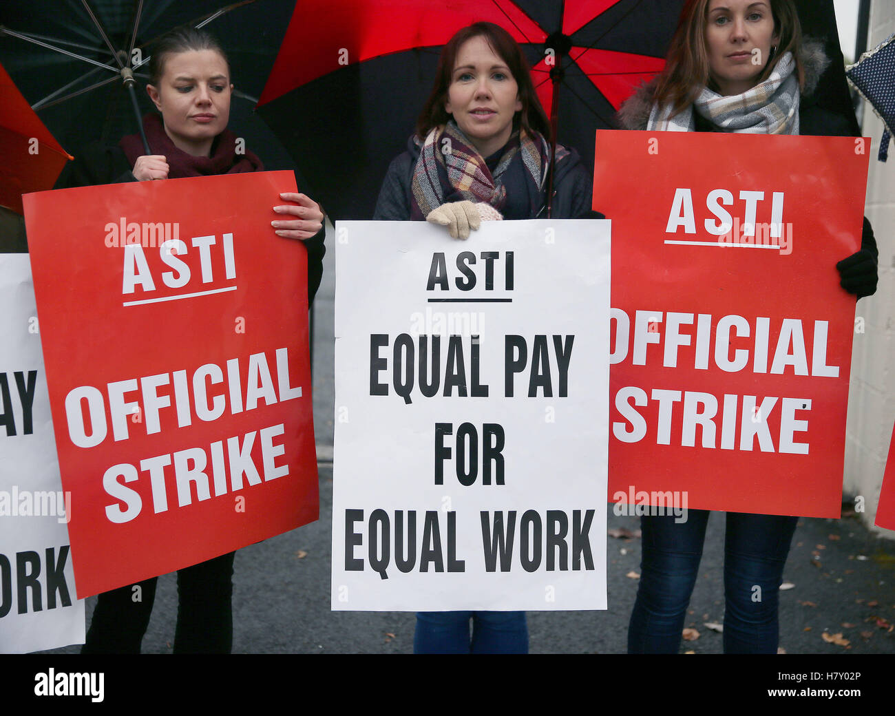 Members of the Association of Secondary Teachers of Ireland (ASTI) take ...