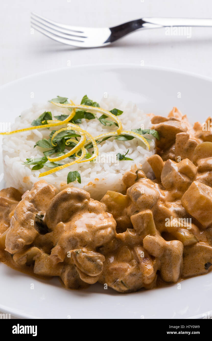White plate rice beef hi-res stock photography and images - Alamy