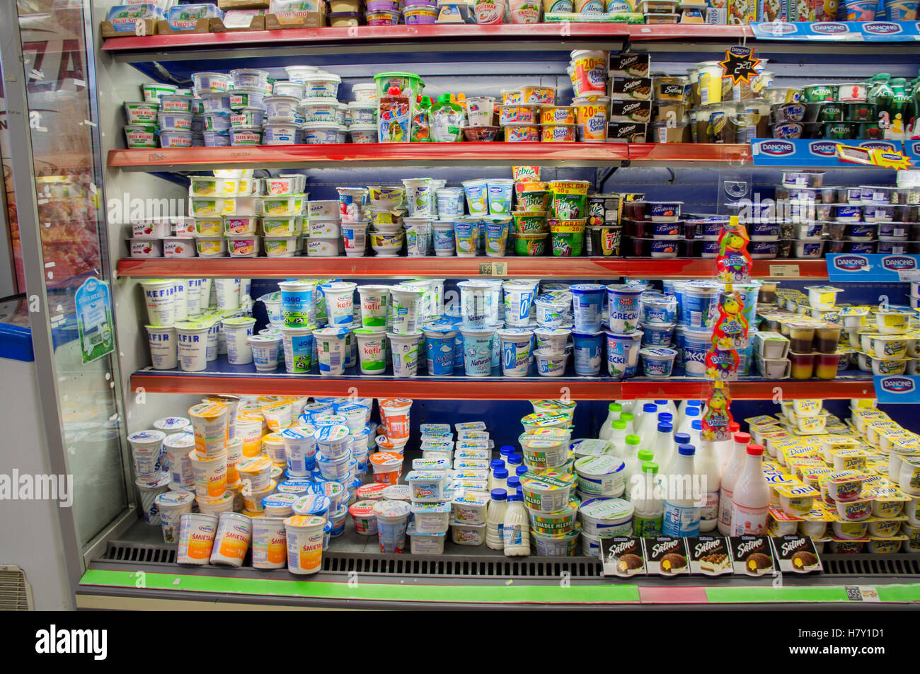 Milk shopping hi-res stock photography and images - Alamy