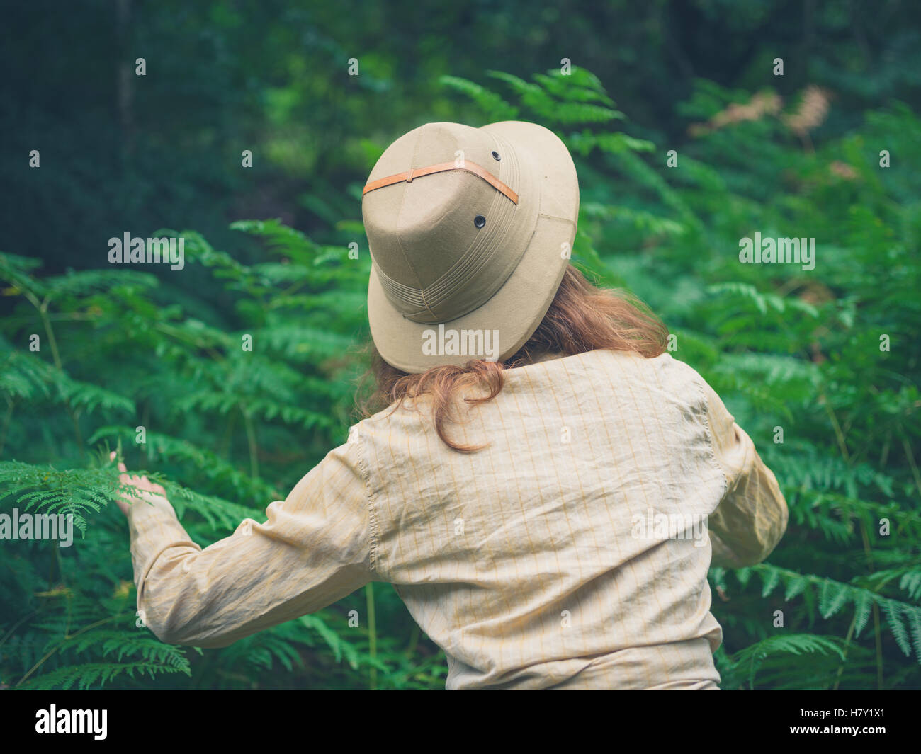 Jungle explorer woman hi-res stock photography and images - Alamy