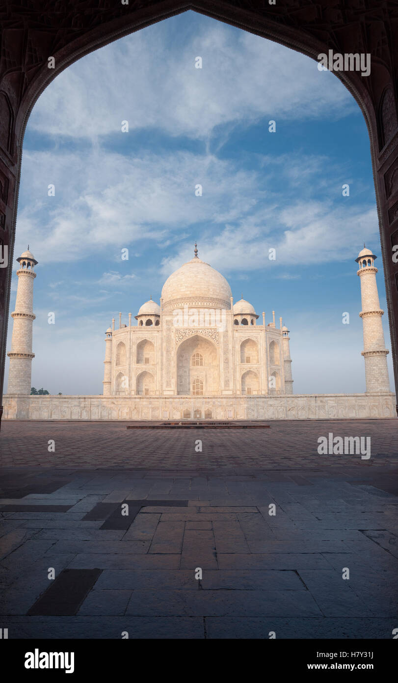 Taj mahal door hi-res stock photography and images - Alamy