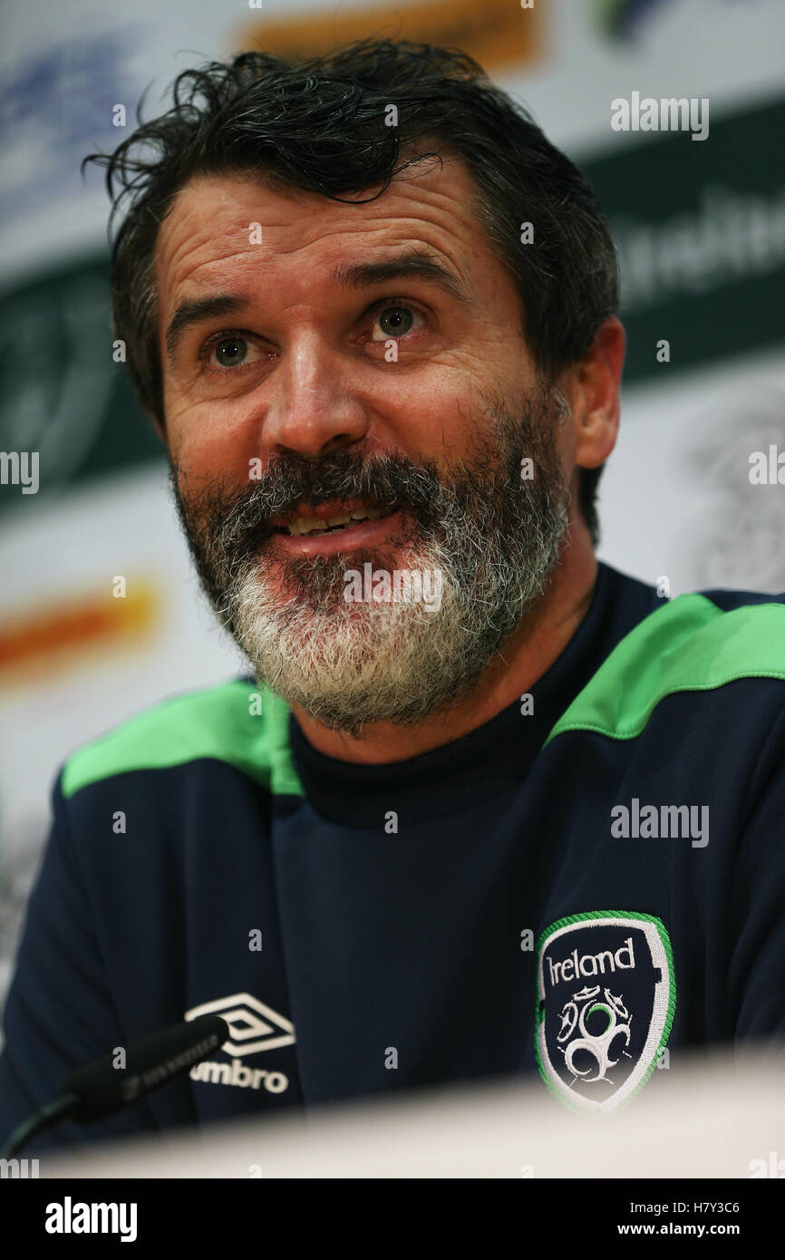 Republic of ireland assistant manager roy keane hi-res stock ...