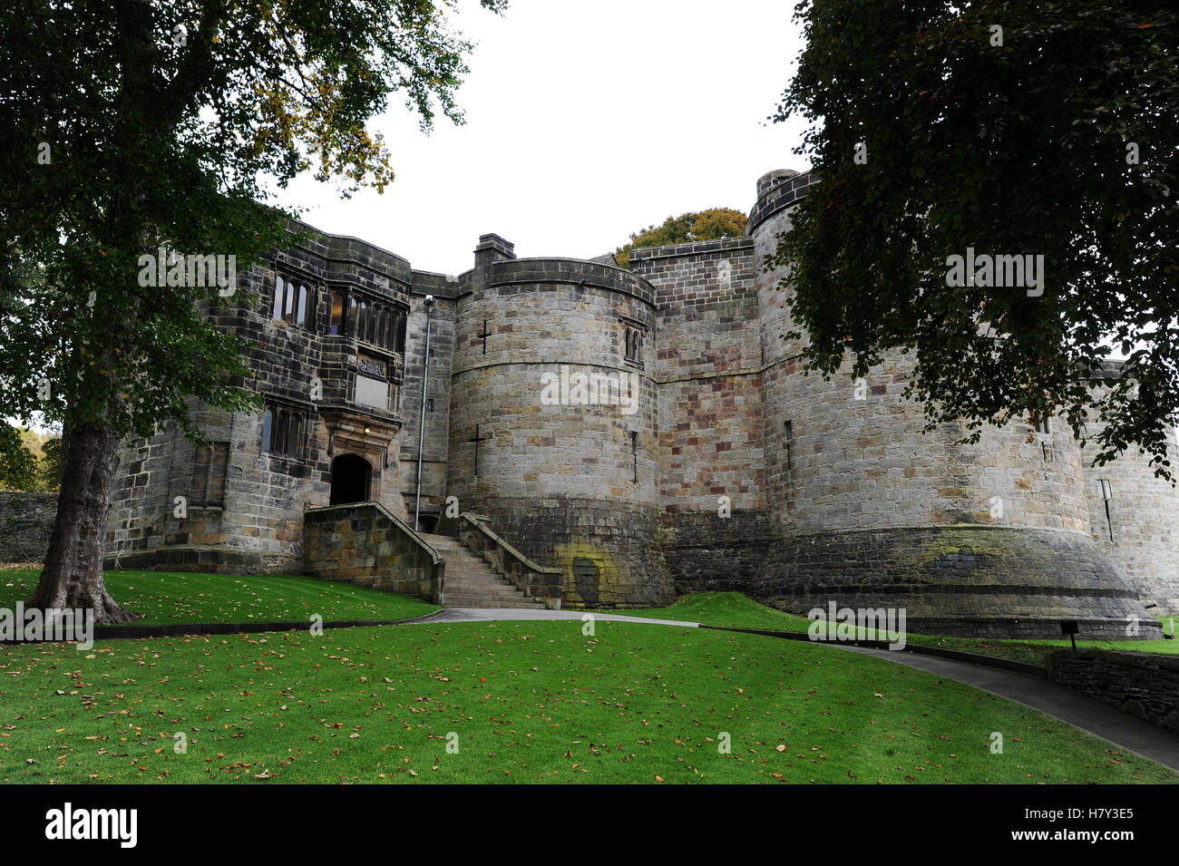 Skipton castle medieval hi-res stock photography and images - Alamy
