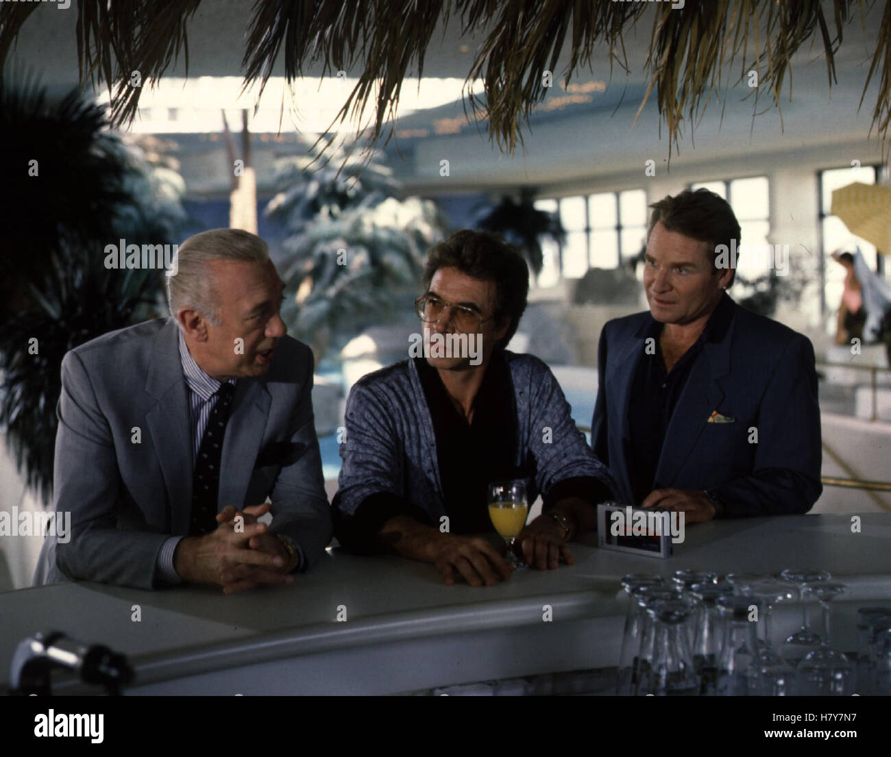 DERRICK: Caprese in der Stadt, D 1990, Regie: Alfred Weidenmann, HORST ...