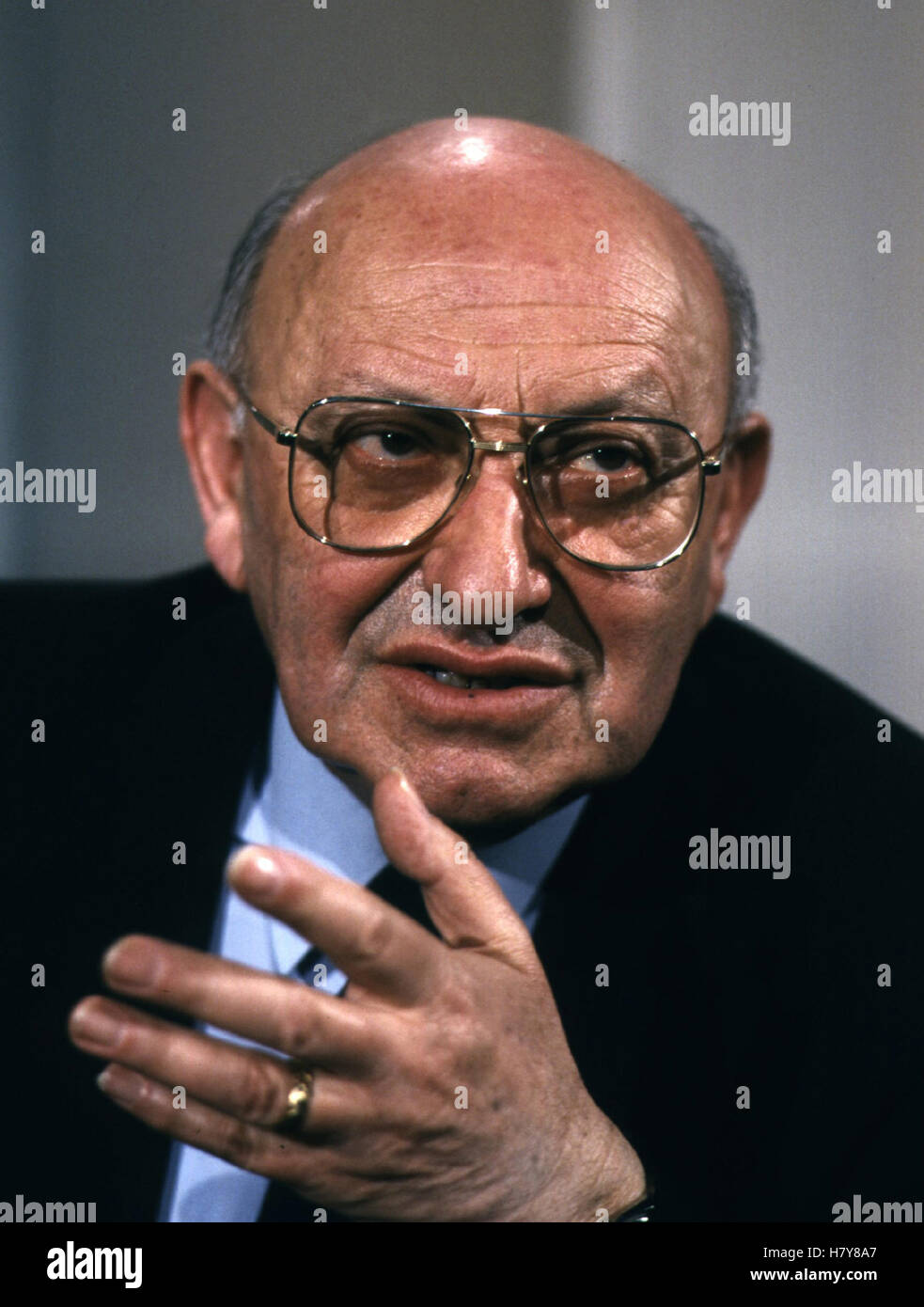 Reich ranicki hi-res stock photography and images - Alamy