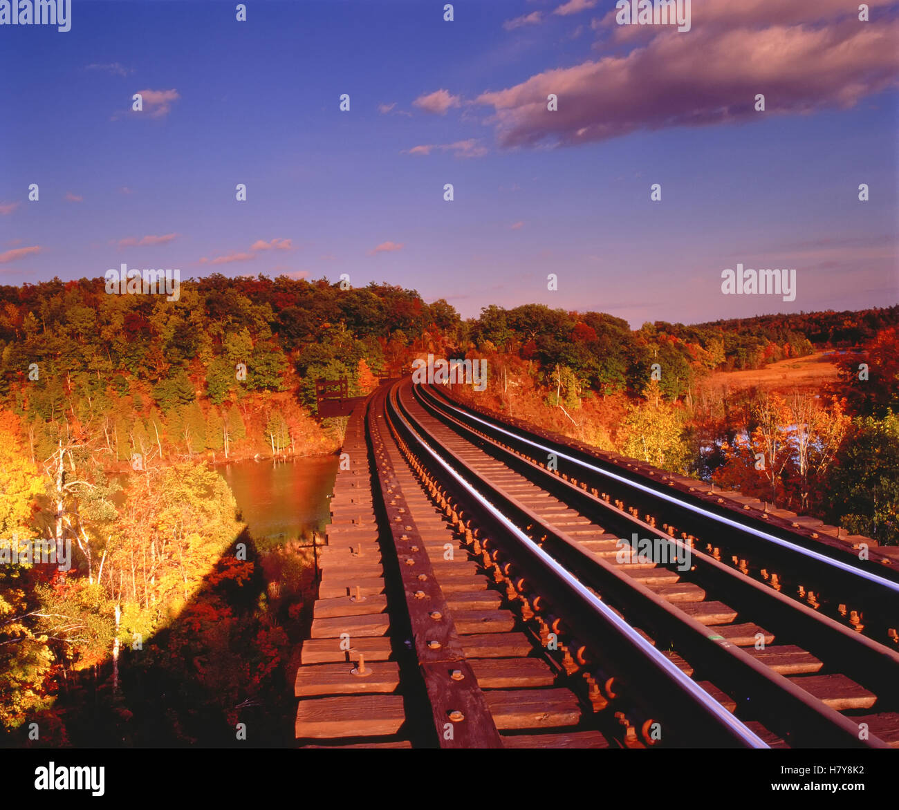 Railway tracks in autumn hi-res stock photography and images - Alamy