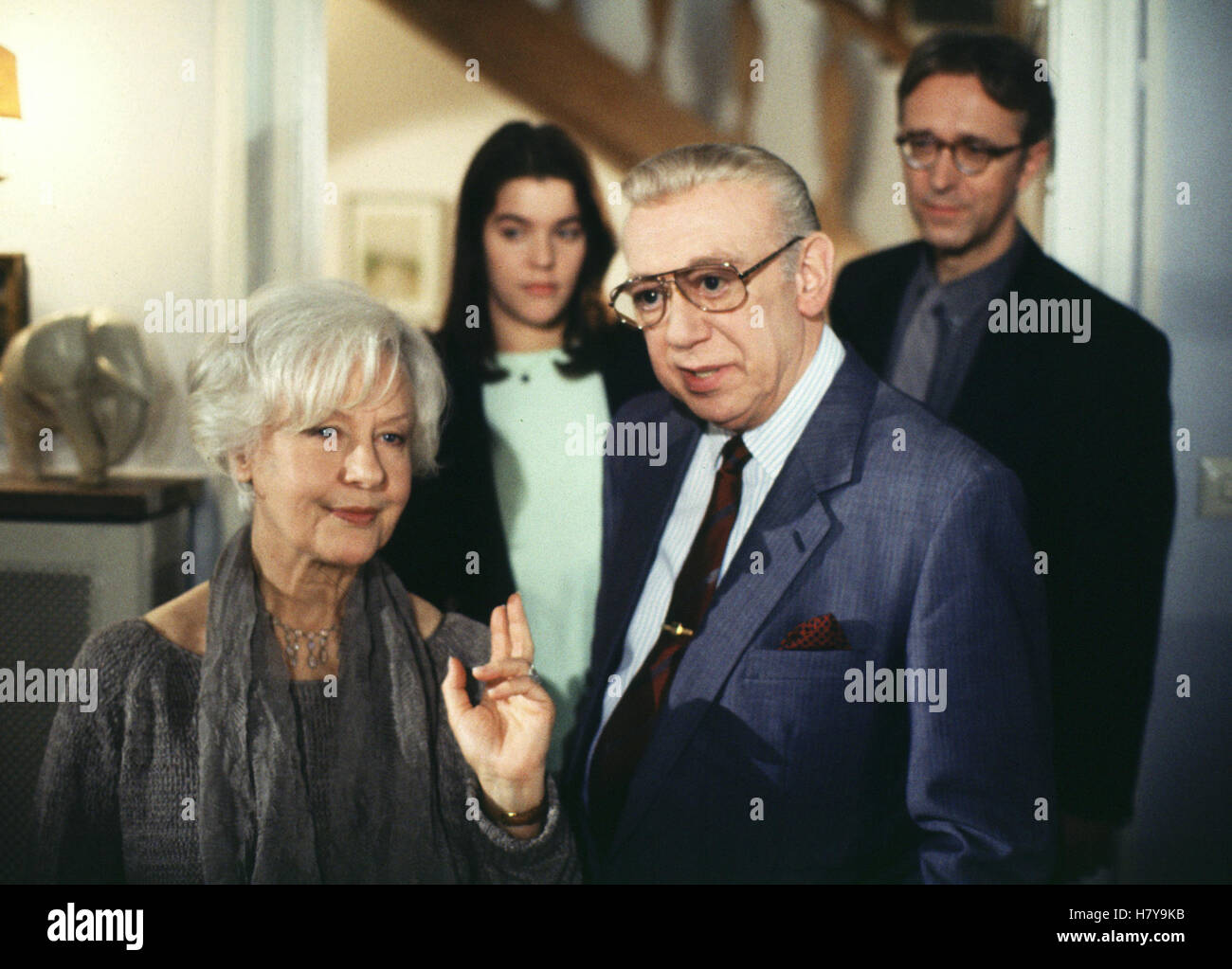 DERRICK: Nachtgebete, D 1994, Regie: Theodor Grädler, DORIS SCHADE ...