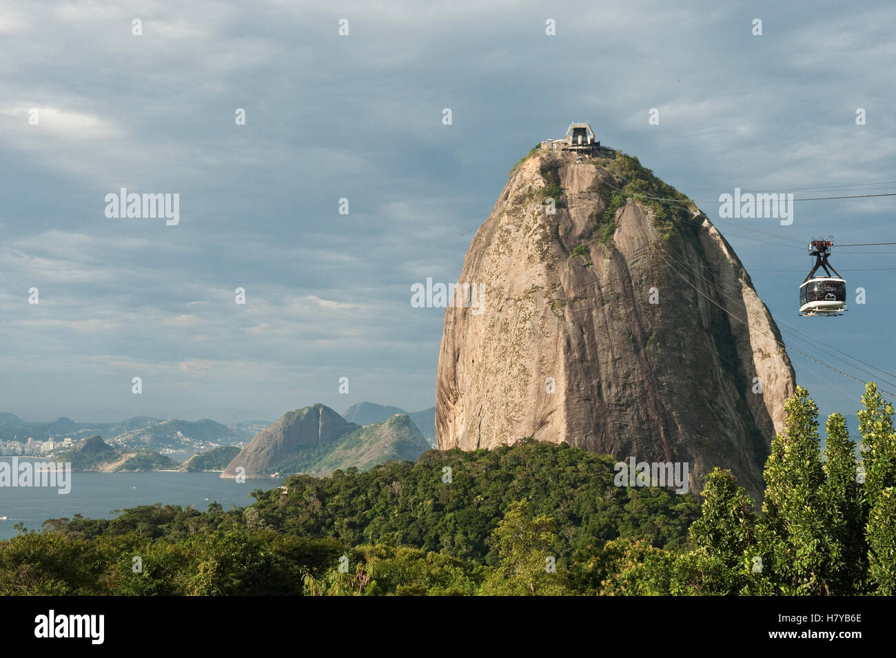 Gondola going up Sugarloaf Mountain, Rio de Janeiro, Brazil Stock Photo ...