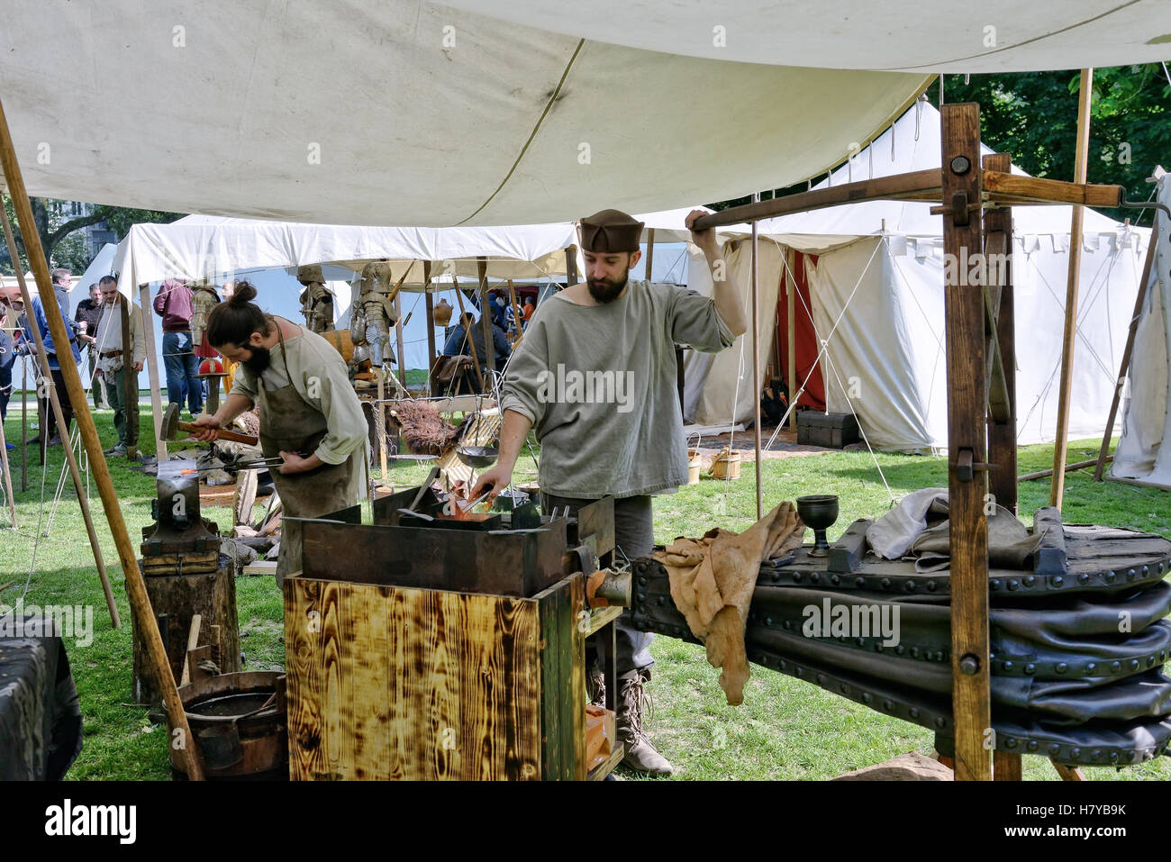 Medieval blacksmith hi-res stock photography and images - Alamy