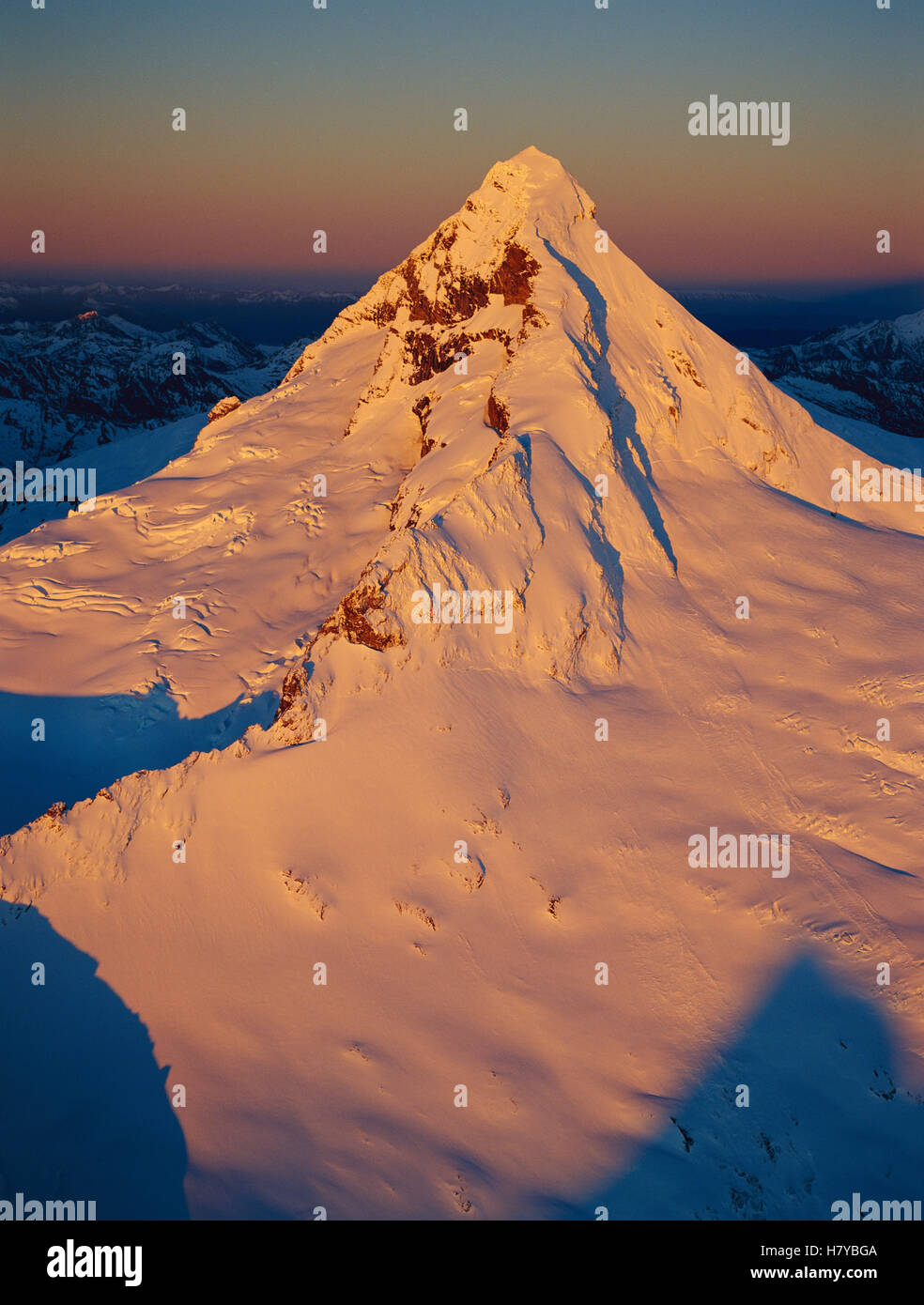 Sunset on Mount Aspiring, Mount Aspiring National Park, New Zealand ...