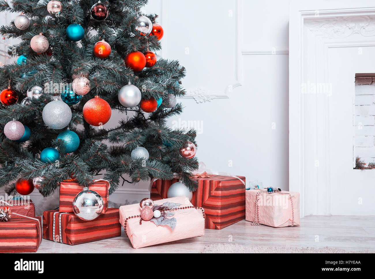 Beautiful festive cozy christmas tree hi-res stock photography and ...