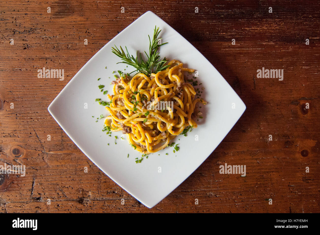 Italian pasta Bigoli al ragù Stock Photo - Alamy