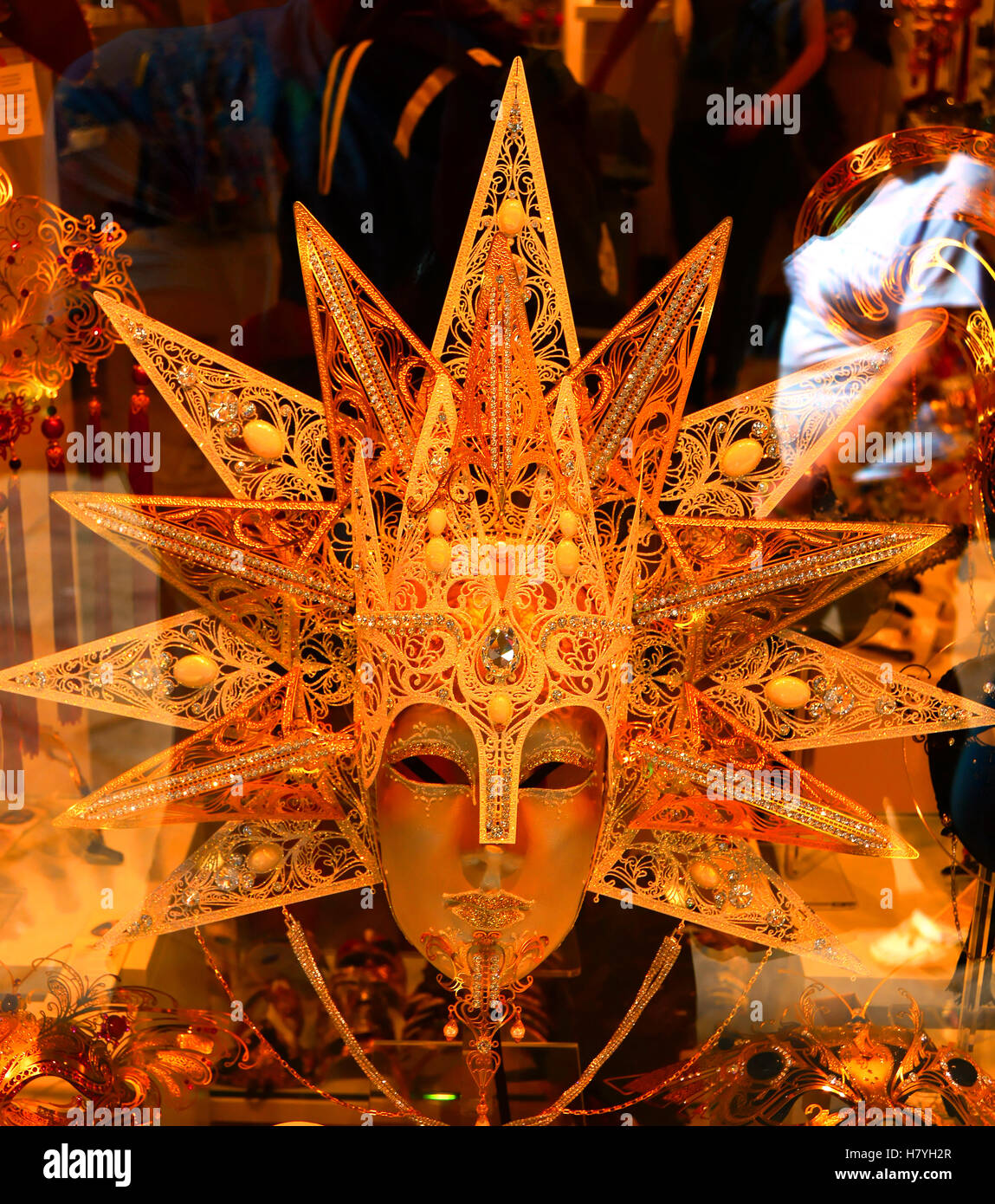 Venice golden party masks Stock Photo - Alamy