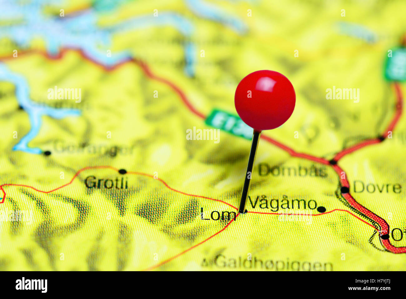 Lom pinned on a map of Norway Stock Photo - Alamy