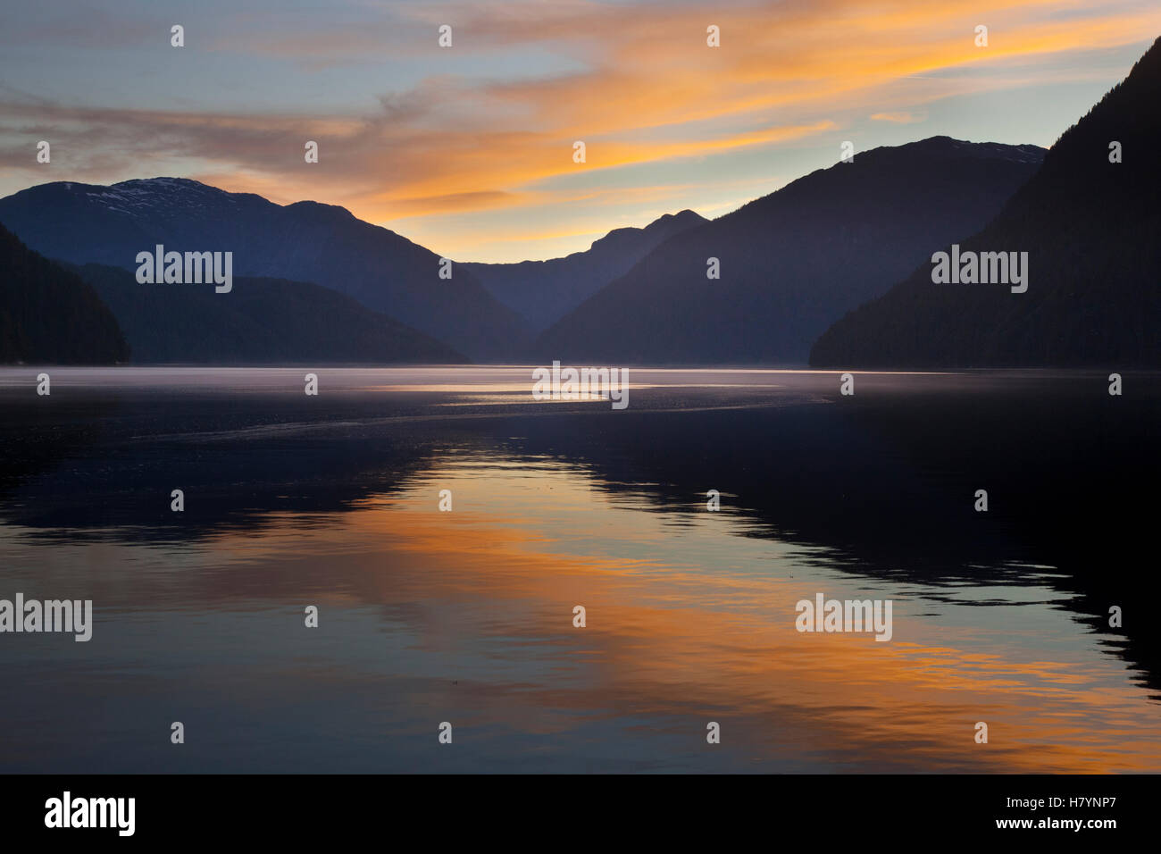 Mussel Inlet at sunset, British Columbia, Canada Stock Photo - Alamy