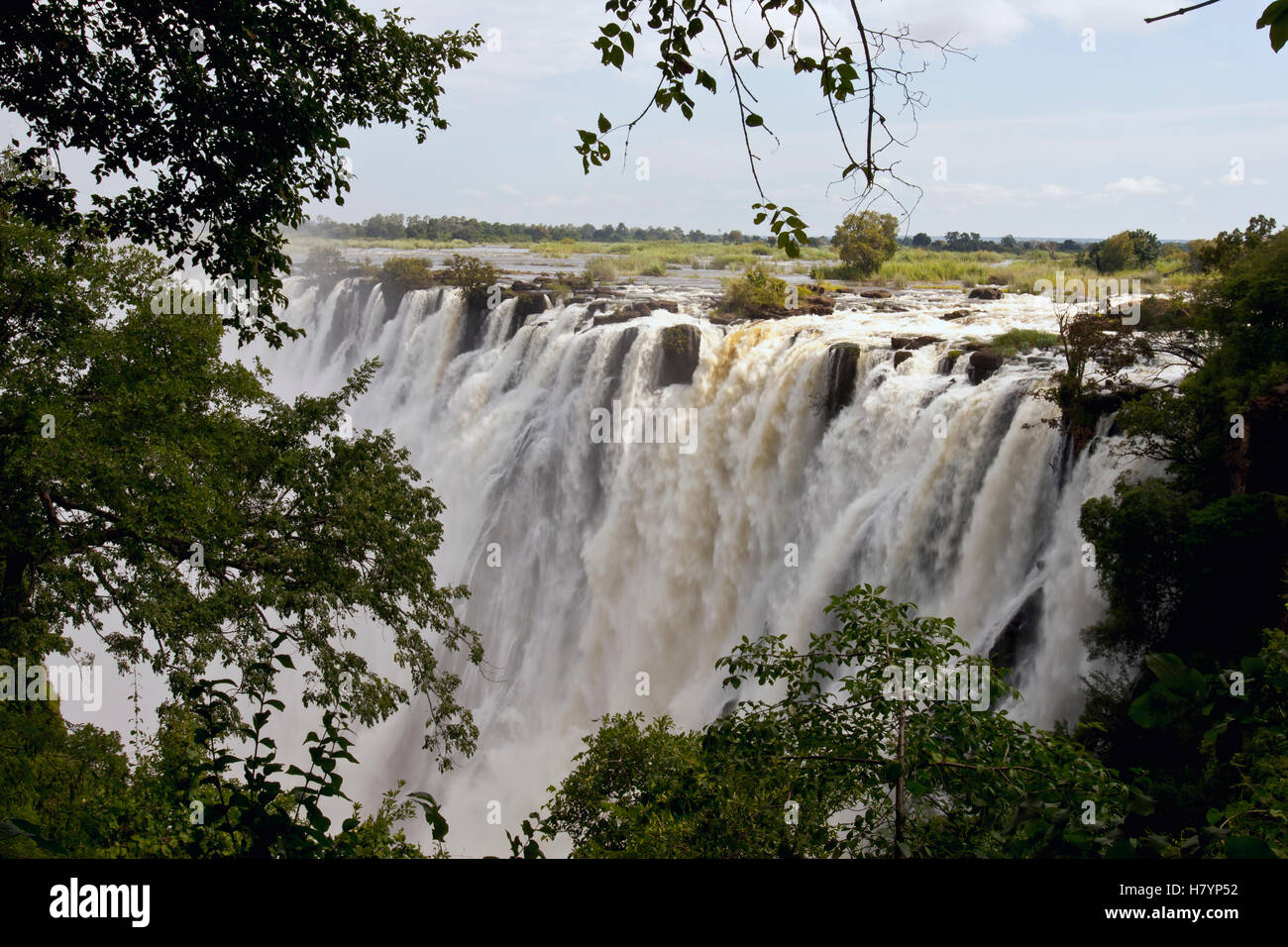 Victoria Falls cascading 420 feet into chasm, largest waterfall the ...