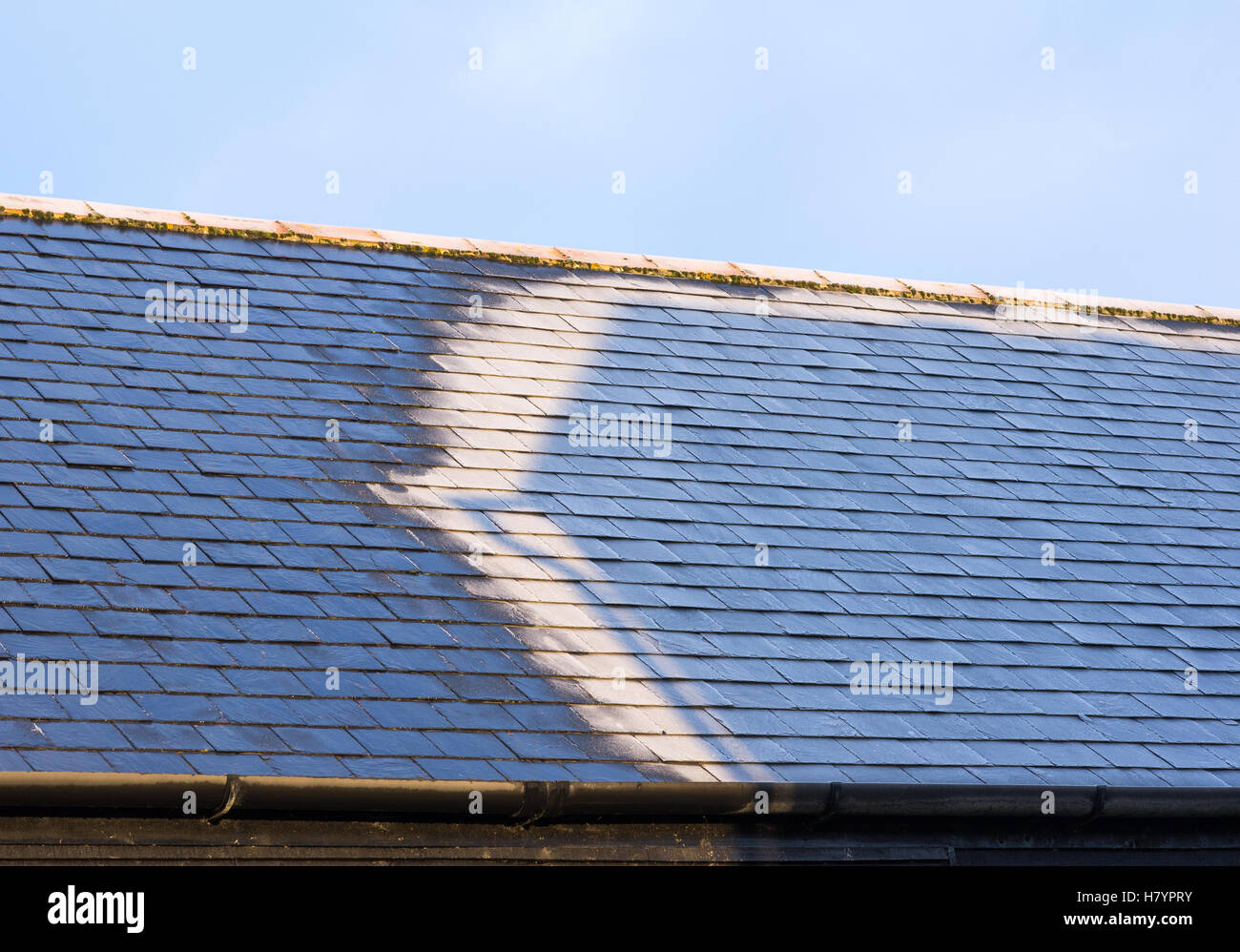 Frost melting on roof hi-res stock photography and images - Alamy