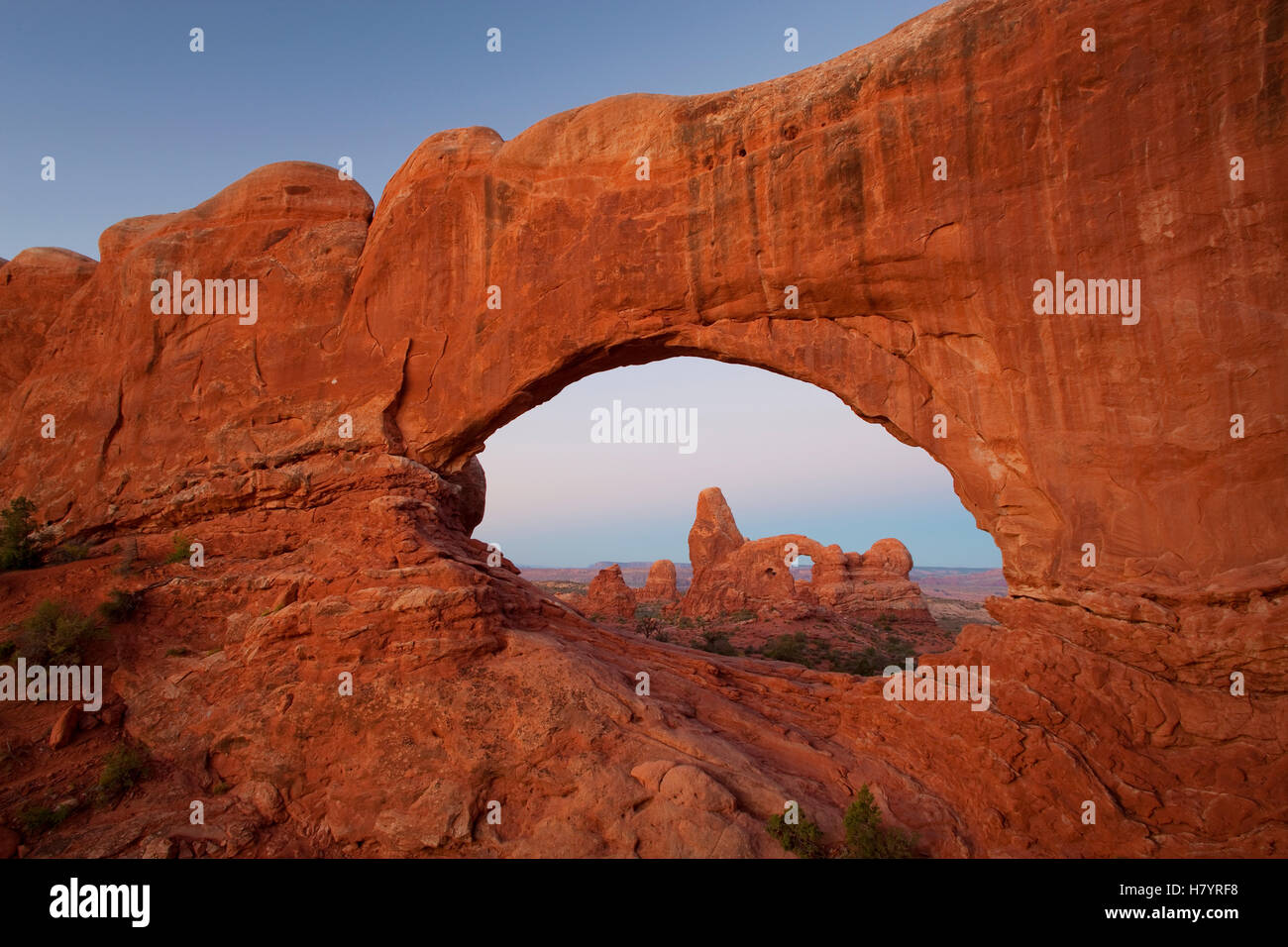Turret Arch as seen through the North Window Arch at sunrise, Arches ...