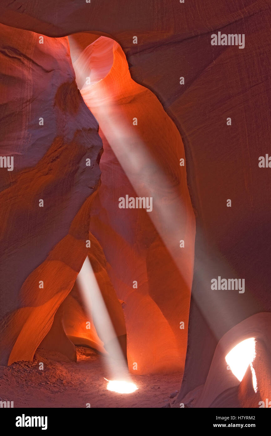 Eroded sandstone and rays of sunlight in Antelope Canyon, Arizona Stock Photo - Alamy