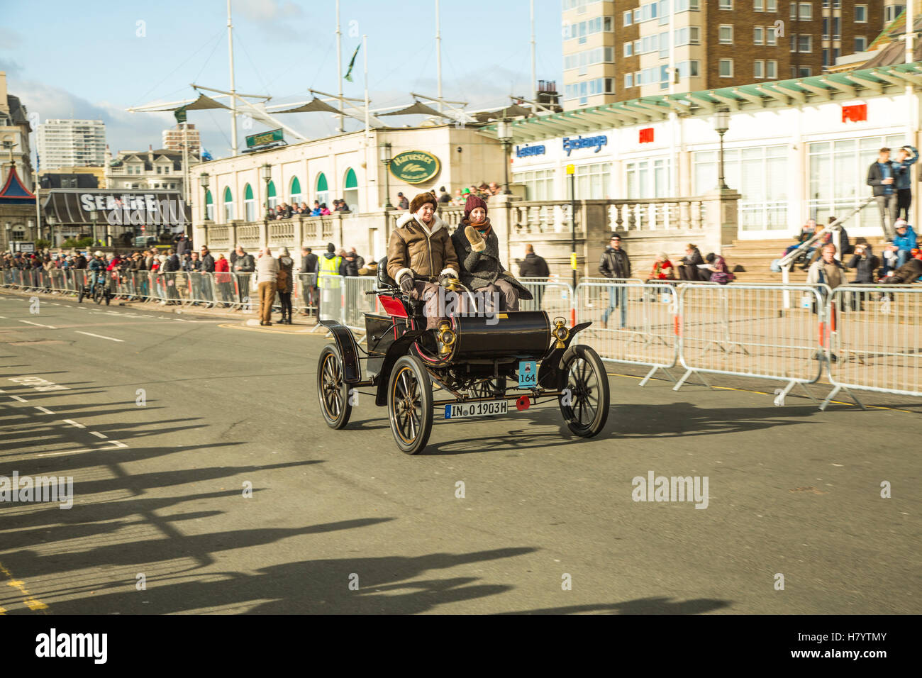 Bonham`s London to Brighton Veteran Car Rally Stock Photo - Alamy