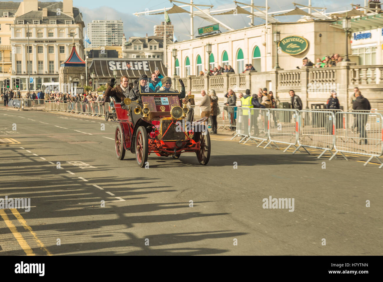 Bonham`s London to Brighton Veteran Car Rally Stock Photo - Alamy