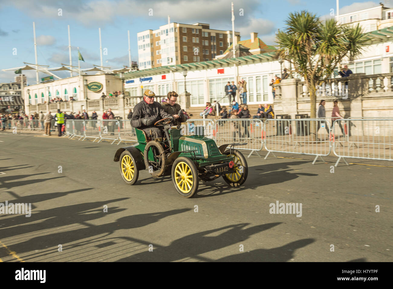 Bonham`s London to Brighton Veteran Car Rally Stock Photo - Alamy