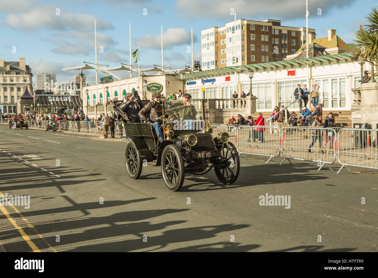 Bonham`s London to Brighton Veteran Car Rally Stock Photo - Alamy