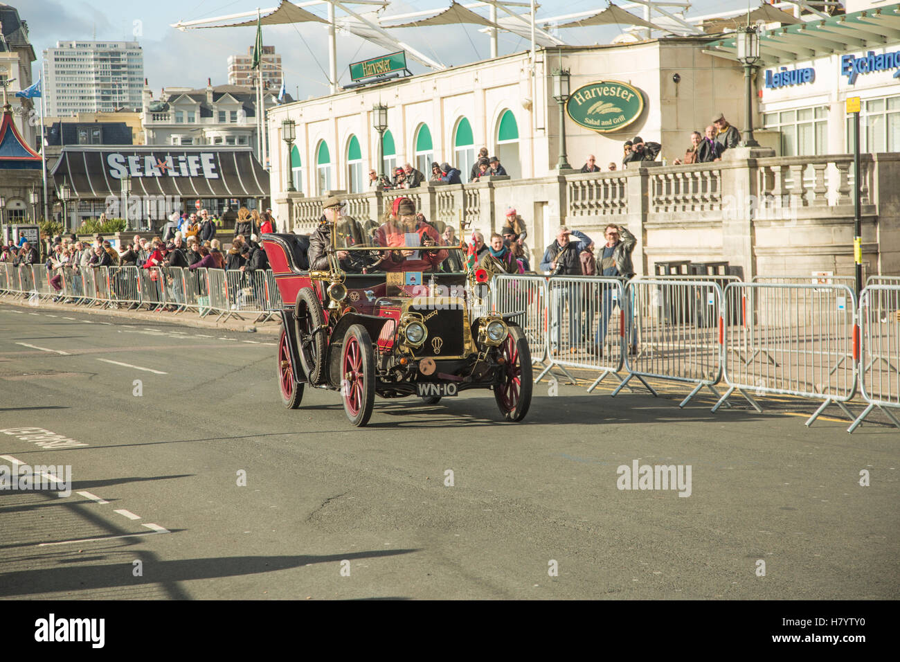 Bonham`s London to Brighton Veteran Car Rally Stock Photo - Alamy