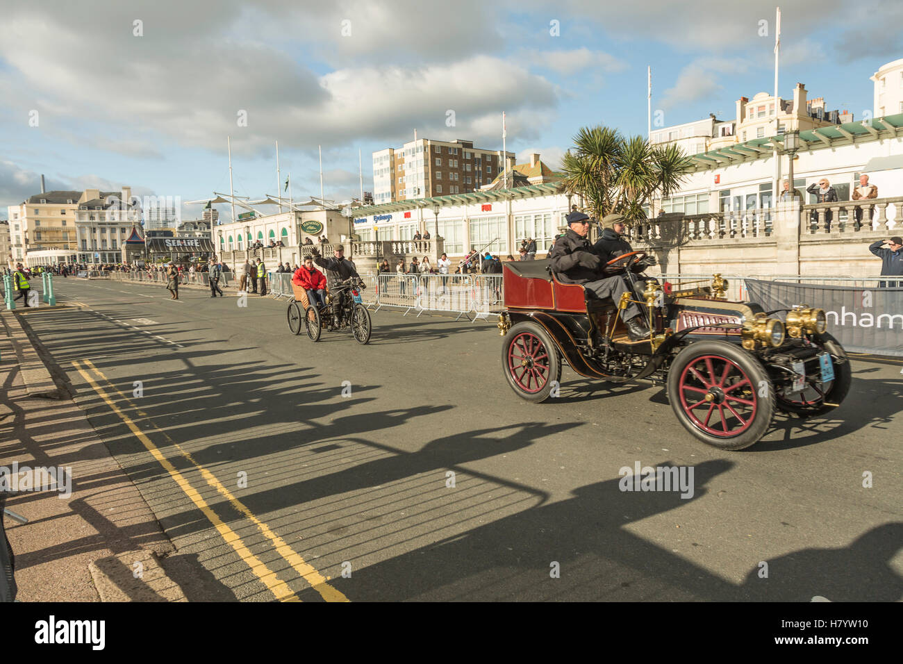 Bonham`s London to Brighton Veteran Car Rally Stock Photo - Alamy