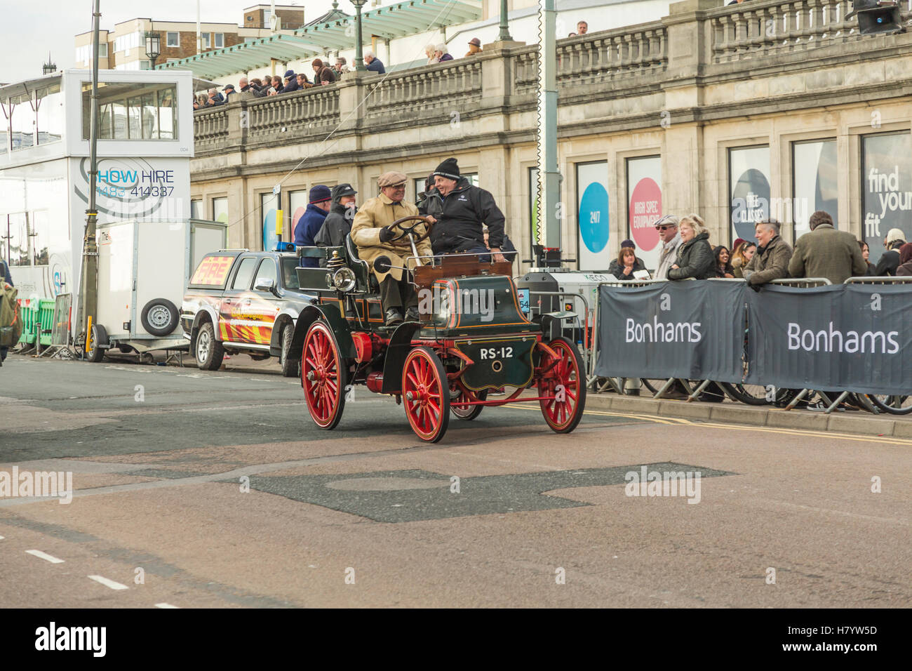 Bonham`s London to Brighton Veteran Car Rally Stock Photo - Alamy
