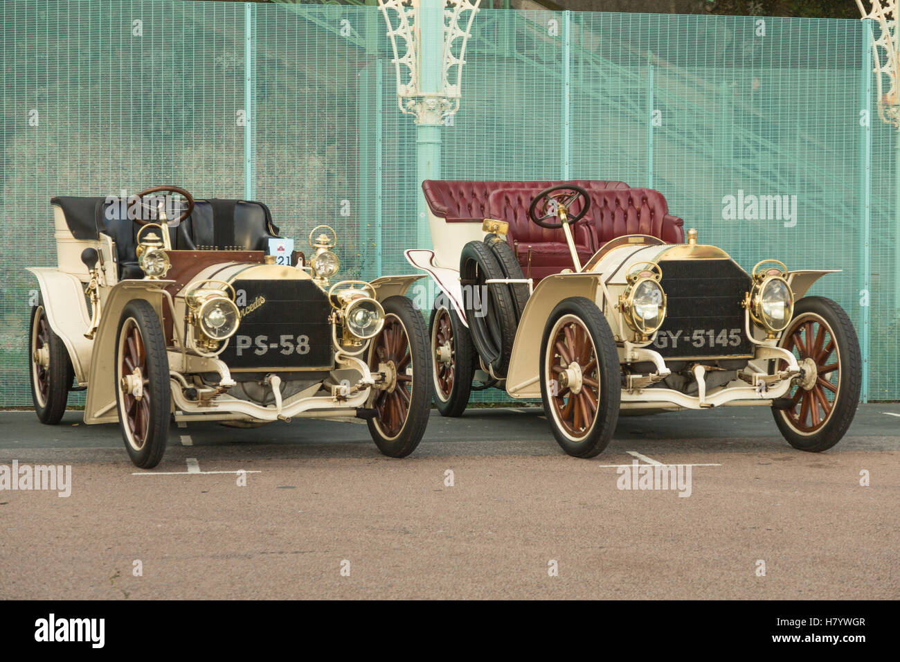 Bonham`s London to Brighton Annual Veteran Car Rally Stock Photo - Alamy