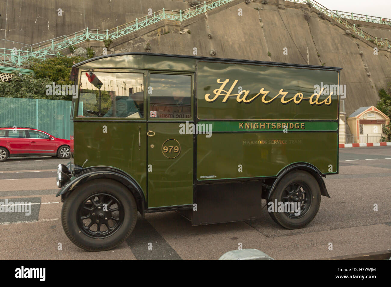 Bonham`s London to Brighton Annual Veteran Car Rally Stock Photo - Alamy