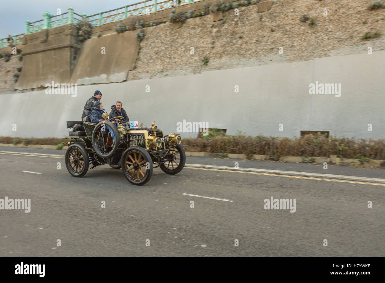 Bonham`s London to Brighton Annual Veteran Car Rally Stock Photo - Alamy