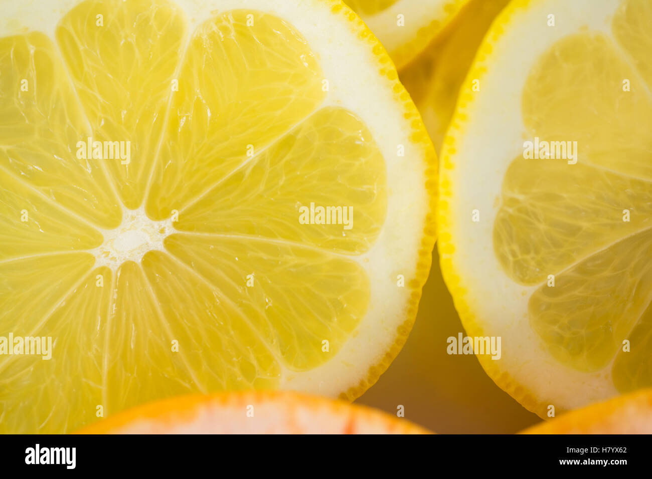 Close-up of sliced lemons Stock Photo - Alamy