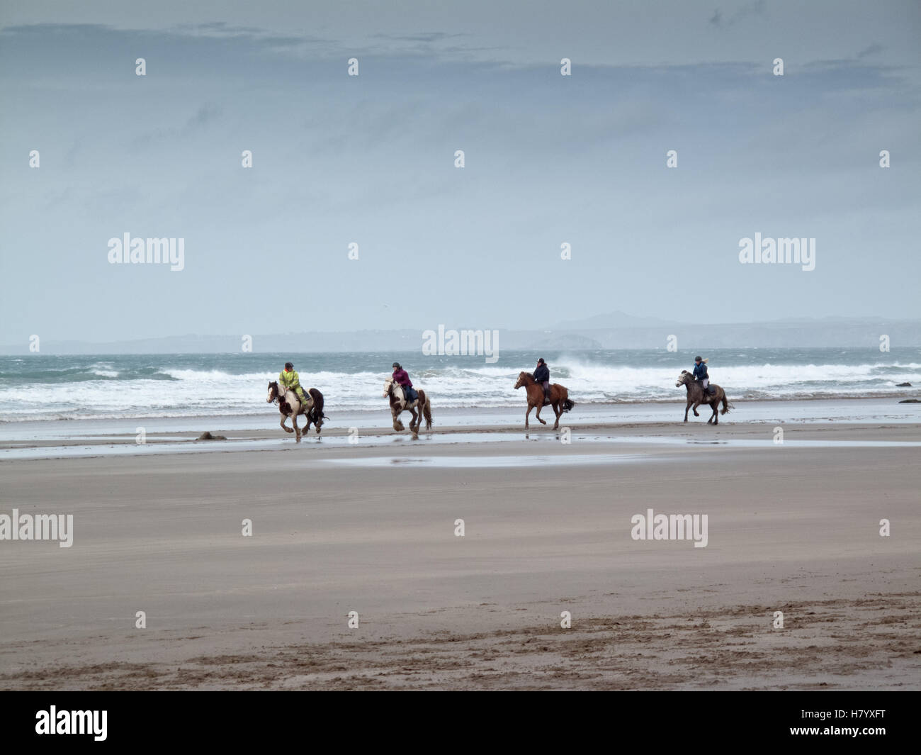 Druidston haven beach hi-res stock photography and images - Alamy