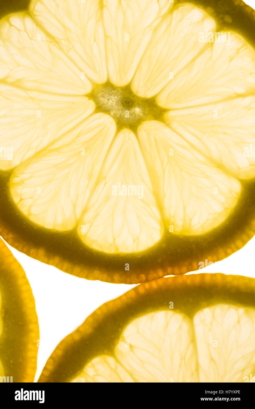 Close-up of sliced lemons Stock Photo - Alamy