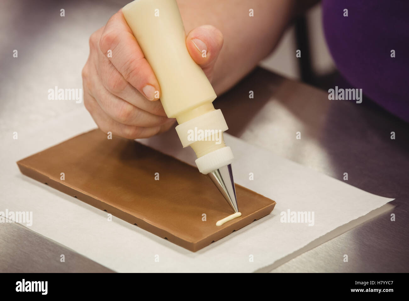 White piping bag hi-res stock photography and images - Alamy