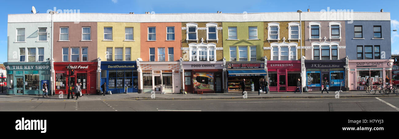 High street shops uk exterior High Resolution Stock Photography and ...