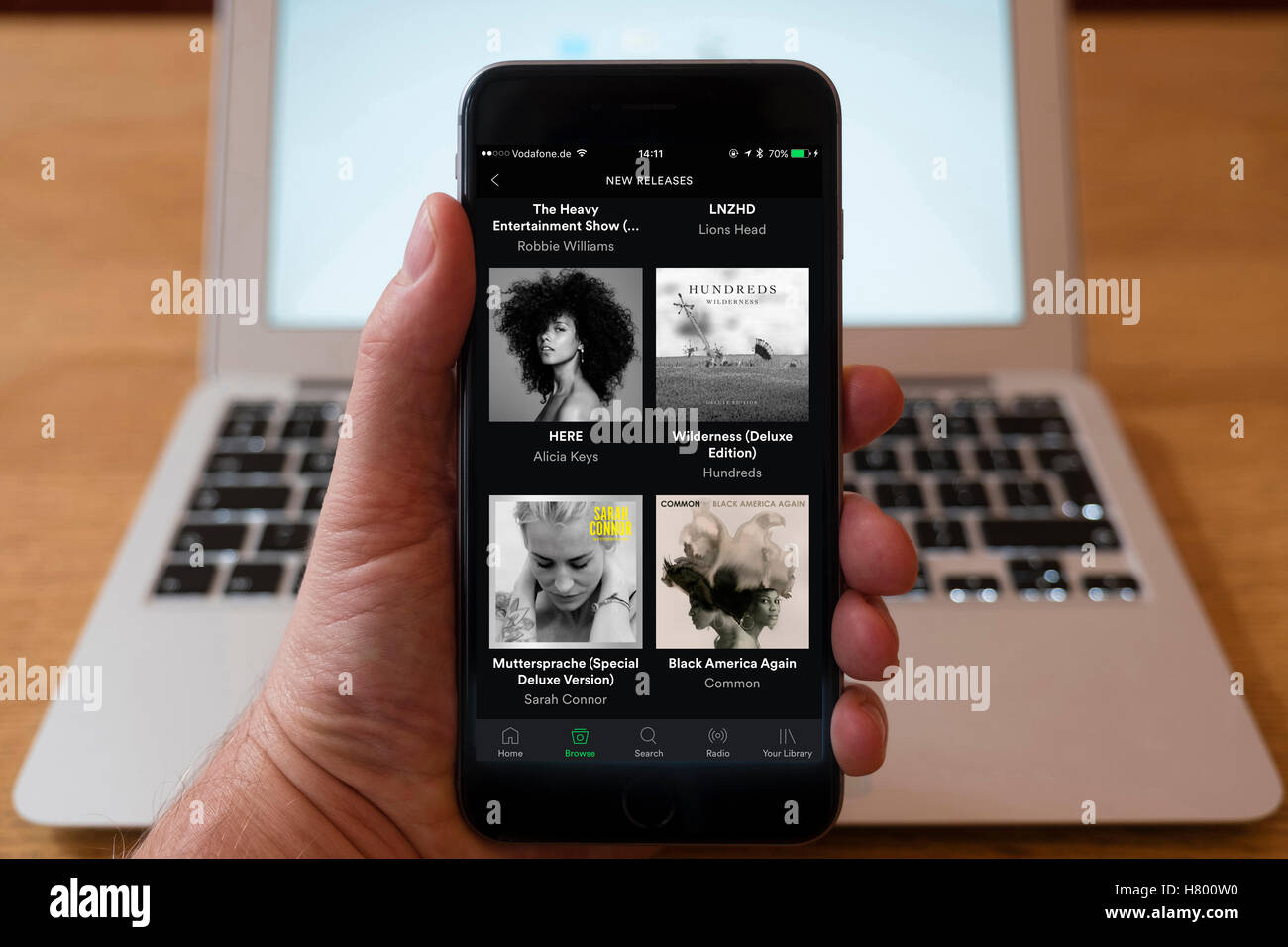Using spotify hi-res stock photography and images - Alamy