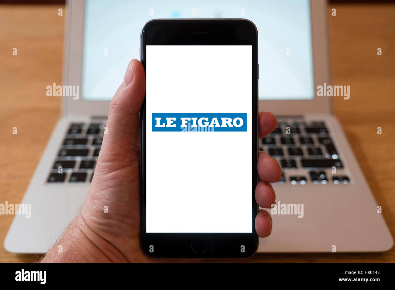 Le figaro logo hi-res stock photography and images - Alamy