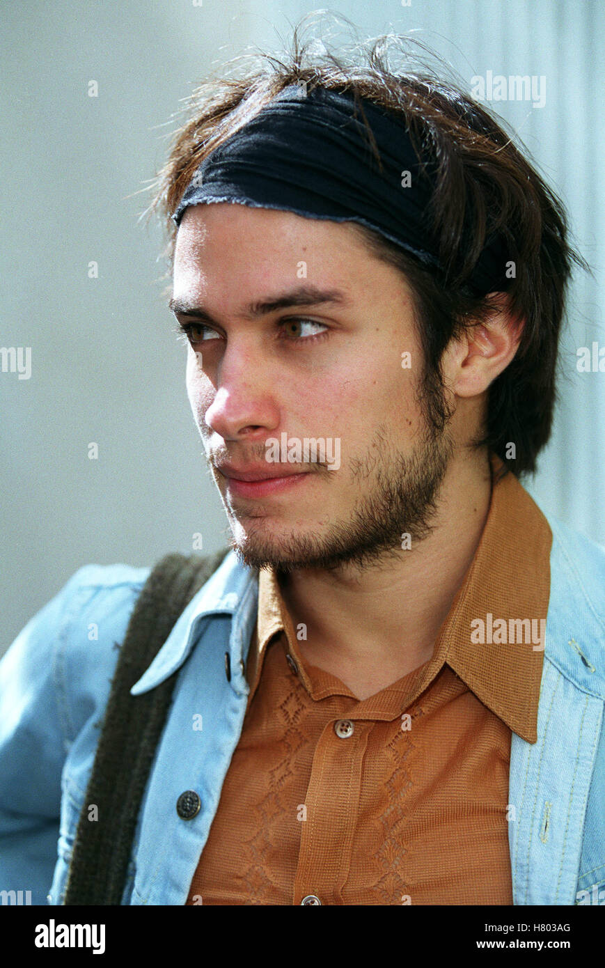 GAEL GARCIA BERNAL AMORES PERROS 18 August 2000 Stock Photo - Alamy