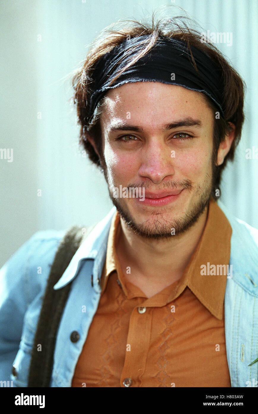GAEL GARCIA BERNAL AMORES PERROS 18 August 2000 Stock Photo - Alamy