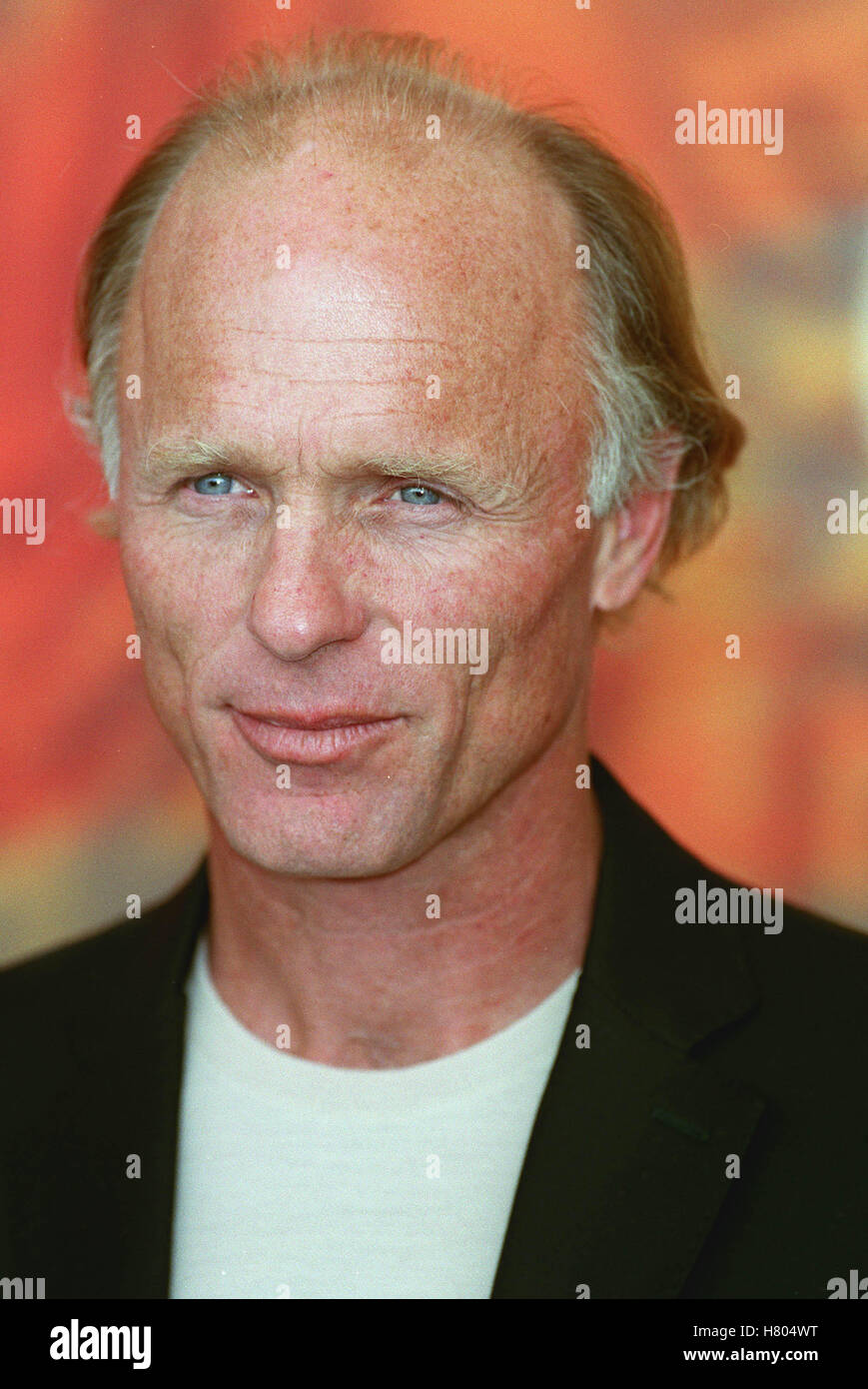 Ed harris director hi-res stock photography and images - Alamy